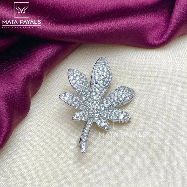Maple Leaf Stone Studded Brooch – matapayals