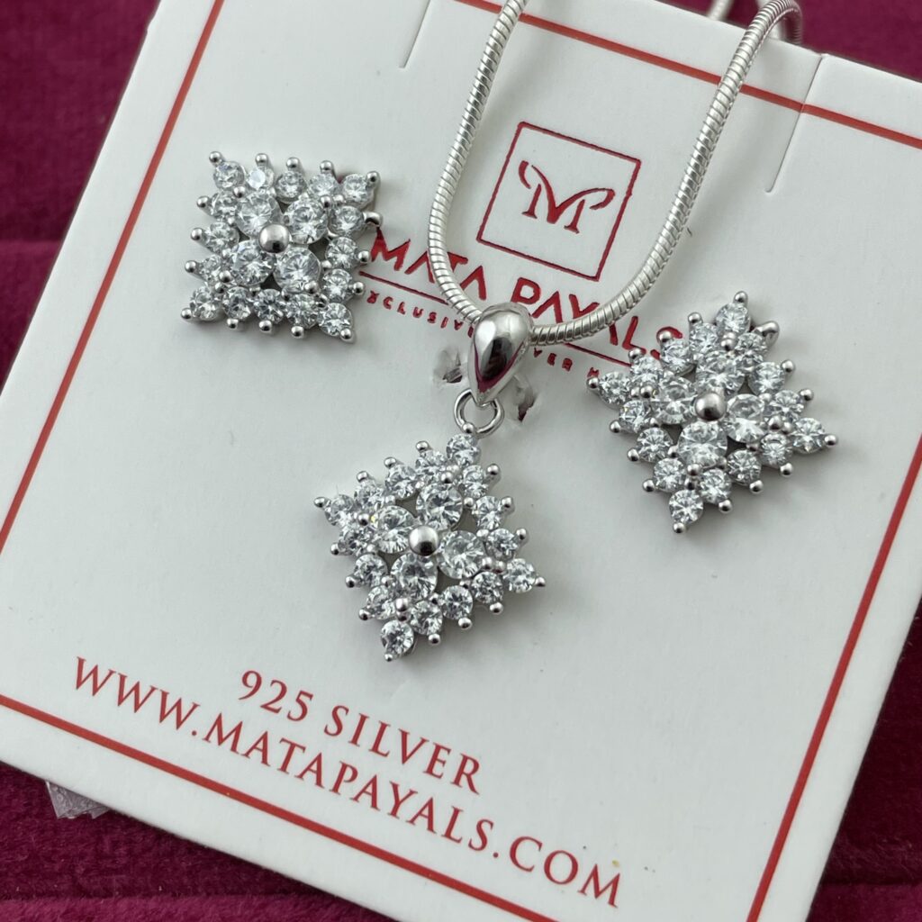 Sparkly Small P-set – matapayals