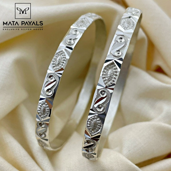 Eccentric Silver Bangle matapayals