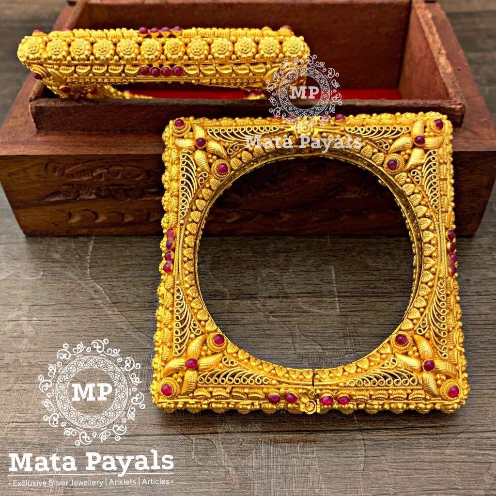 Astonishing Square Filigree Bangle – matapayals